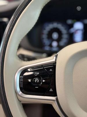 Grey Volvo XC60 2019 in Klaipeda, with an engine capacity of 1.97 L and mileage of 69 thousand km for 23450 €, photo 16 on AUTOMOTO.COM.LV