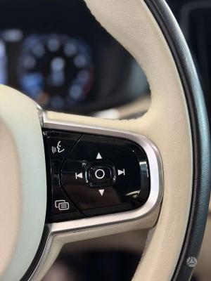 Grey Volvo XC60 2019 in Klaipeda, with an engine capacity of 1.97 L and mileage of 69 thousand km for 23450 €, photo 17 on AUTOMOTO.COM.LV