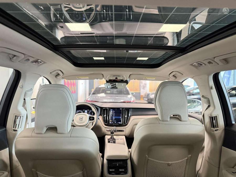 Grey Volvo XC60 2019 in Klaipeda, with an engine capacity of 1.97 L and mileage of 69 thousand km for 23450 €, photo 24 on AUTOMOTO.COM.LV