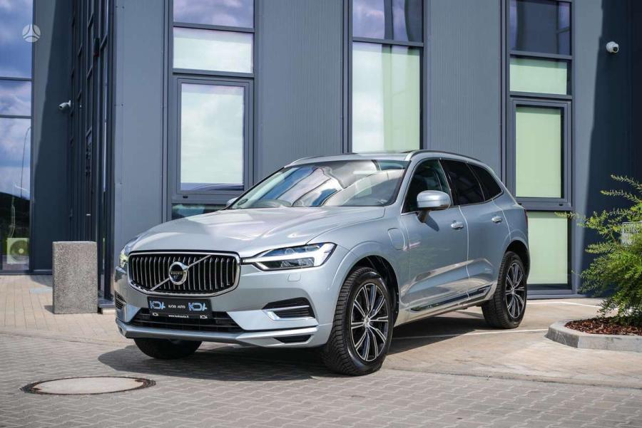 Grey Volvo XC60 2019 in Kaunas, with an engine capacity of 1.97 L and mileage of 201 thousand km for 24950 €, photo 3 on AUTOMOTO.COM.LV