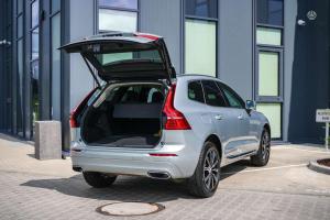 Grey Volvo XC60 2019 in Kaunas, with an engine capacity of 1.97 L and mileage of 201 thousand km for 24950 €, photo 15 on AUTOMOTO.COM.LV