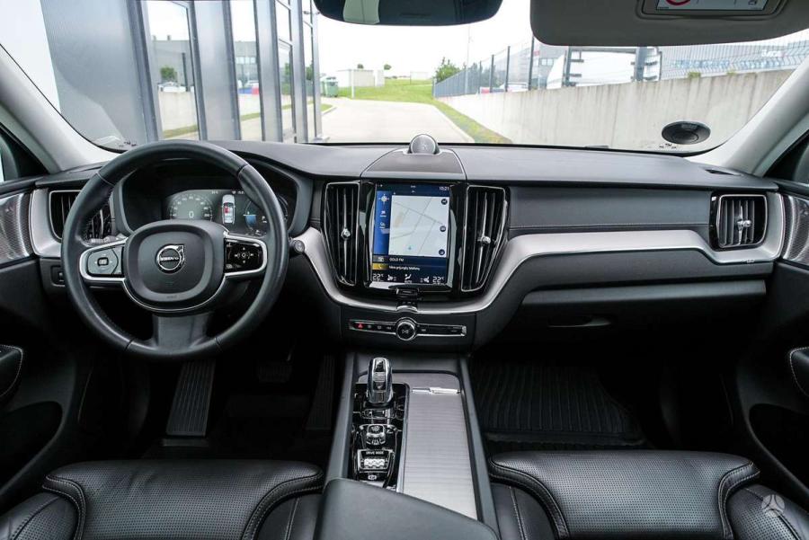 Grey Volvo XC60 2019 in Kaunas, with an engine capacity of 1.97 L and mileage of 201 thousand km for 24950 €, photo 19 on AUTOMOTO.COM.LV
