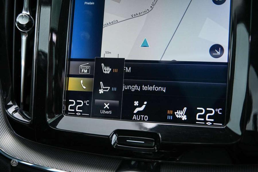 Grey Volvo XC60 2019 in Kaunas, with an engine capacity of 1.97 L and mileage of 201 thousand km for 24950 €, photo 23 on AUTOMOTO.COM.LV