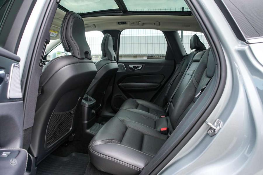 Grey Volvo XC60 2019 in Kaunas, with an engine capacity of 1.97 L and mileage of 201 thousand km for 24950 €, photo 39 on AUTOMOTO.COM.LV