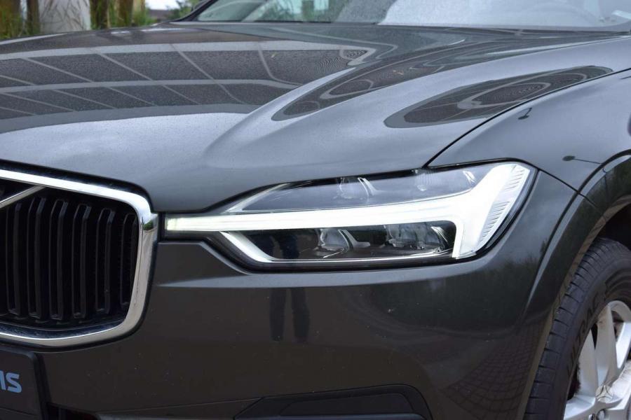 Grey Volvo XC60 2019 in Vilnius, with an engine capacity of 1.97 L and mileage of 250 thousand km for 19500 €, photo 19 on AUTOMOTO.COM.LV