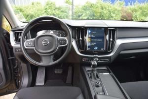 Grey Volvo XC60 2019 in Vilnius, with an engine capacity of 1.97 L and mileage of 250 thousand km for 19500 €, photo 22 on AUTOMOTO.COM.LV