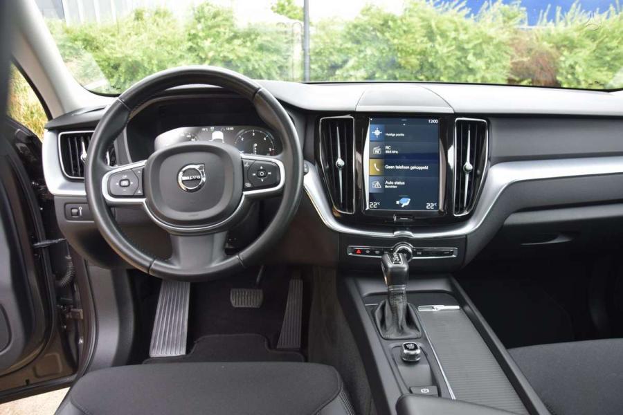 Grey Volvo XC60 2019 in Vilnius, with an engine capacity of 1.97 L and mileage of 250 thousand km for 19500 €, photo 22 on AUTOMOTO.COM.LV