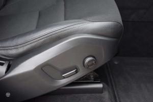 Grey Volvo XC60 2019 in Vilnius, with an engine capacity of 1.97 L and mileage of 250 thousand km for 19500 €, photo 27 on AUTOMOTO.COM.LV