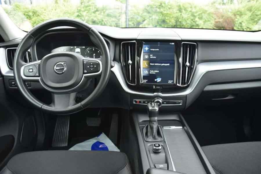 Grey Volvo XC60 2019 in Vilnius, with an engine capacity of 1.97 L and mileage of 250 thousand km for 19500 €, photo 30 on AUTOMOTO.COM.LV