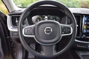 Grey Volvo XC60 2019 in Vilnius, with an engine capacity of 1.97 L and mileage of 250 thousand km for 19500 €, photo 33 on AUTOMOTO.COM.LV