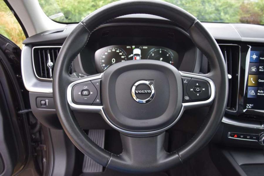 Grey Volvo XC60 2019 in Vilnius, with an engine capacity of 1.97 L and mileage of 250 thousand km for 19500 €, photo 33 on AUTOMOTO.COM.LV