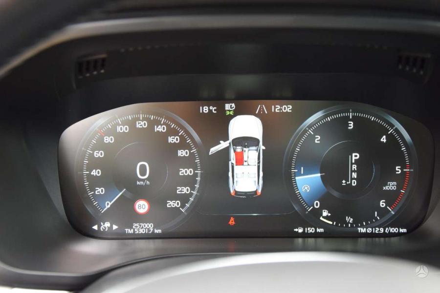 Grey Volvo XC60 2019 in Vilnius, with an engine capacity of 1.97 L and mileage of 250 thousand km for 19500 €, photo 34 on AUTOMOTO.COM.LV