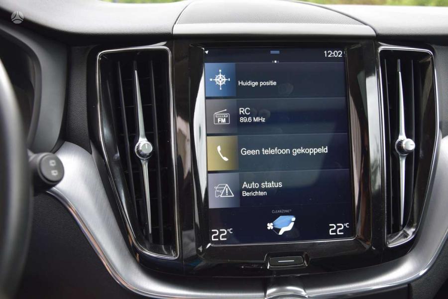 Grey Volvo XC60 2019 in Vilnius, with an engine capacity of 1.97 L and mileage of 250 thousand km for 19500 €, photo 35 on AUTOMOTO.COM.LV