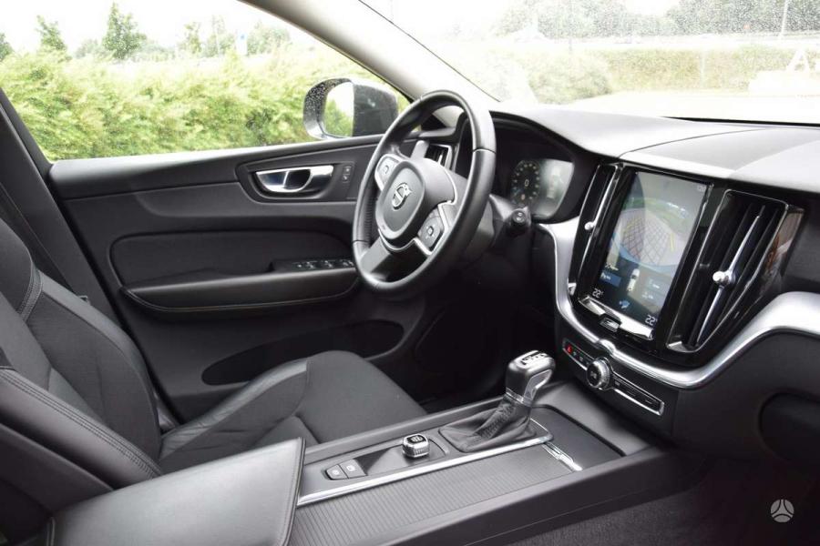 Grey Volvo XC60 2019 in Vilnius, with an engine capacity of 1.97 L and mileage of 250 thousand km for 19500 €, photo 44 on AUTOMOTO.COM.LV