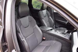 Grey Volvo XC60 2019 in Vilnius, with an engine capacity of 1.97 L and mileage of 250 thousand km for 19500 €, photo 48 on AUTOMOTO.COM.LV