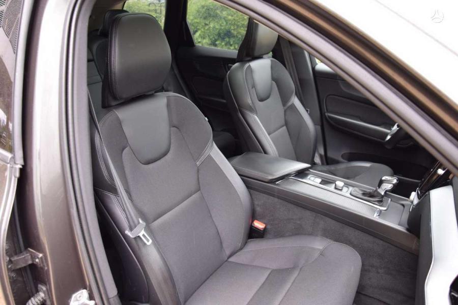 Grey Volvo XC60 2019 in Vilnius, with an engine capacity of 1.97 L and mileage of 250 thousand km for 19500 €, photo 48 on AUTOMOTO.COM.LV