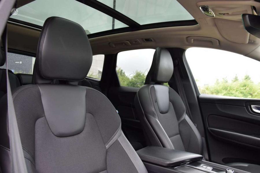 Grey Volvo XC60 2019 in Vilnius, with an engine capacity of 1.97 L and mileage of 250 thousand km for 19500 €, photo 49 on AUTOMOTO.COM.LV