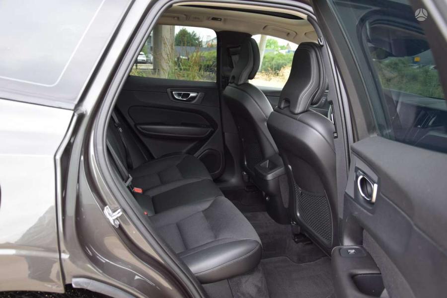 Grey Volvo XC60 2019 in Vilnius, with an engine capacity of 1.97 L and mileage of 250 thousand km for 19500 €, photo 50 on AUTOMOTO.COM.LV