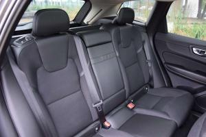 Grey Volvo XC60 2019 in Vilnius, with an engine capacity of 1.97 L and mileage of 250 thousand km for 19500 €, photo 51 on AUTOMOTO.COM.LV