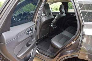 Grey Volvo XC60 2019 in Vilnius, with an engine capacity of 1.97 L and mileage of 250 thousand km for 19500 €, photo 52 on AUTOMOTO.COM.LV