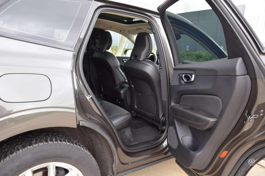 Grey Volvo XC60 2019 in Vilnius, with an engine capacity of 1.97 L and mileage of 250 thousand km for 19500 €, photo 53 on AUTOMOTO.COM.LV
