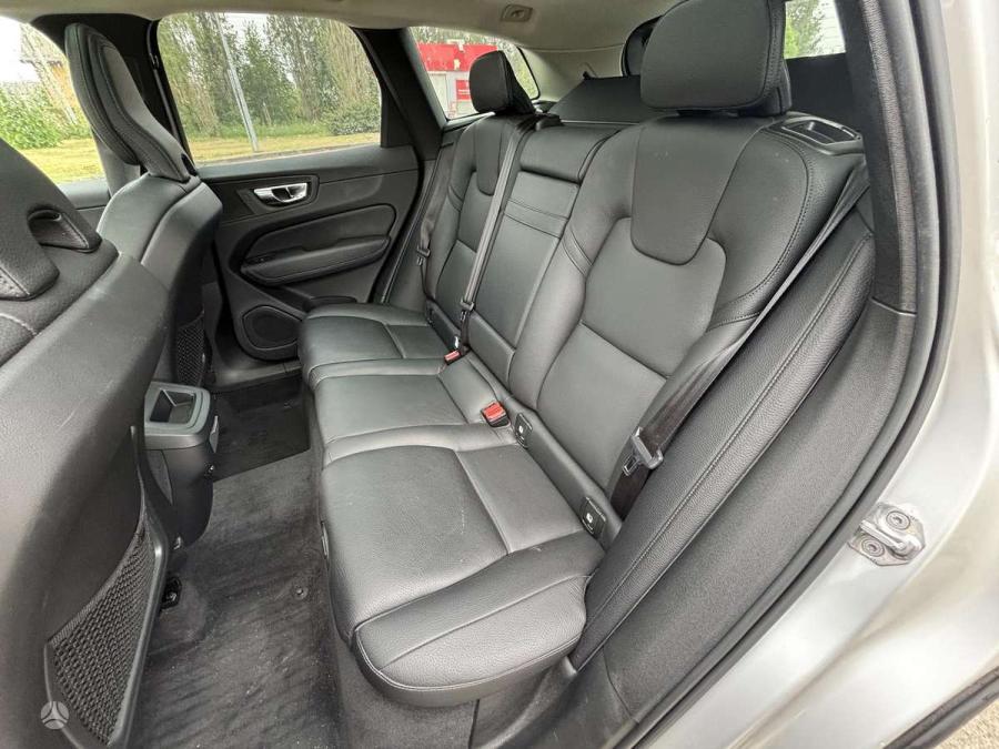 Pelēks Volvo XC60 2019 Tauragė, ar dzinēja tilpumu 1.97 L un nobraukumu 300 tūkst. km par 18500 €, foto 15 vietnē AUTOMOTO.COM.LV