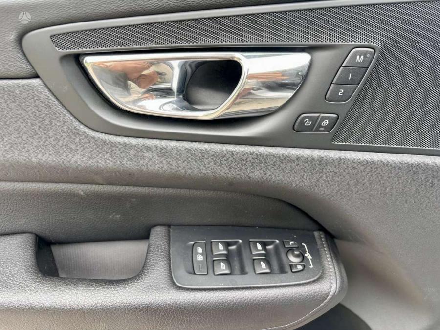 Pelēks Volvo XC60 2019 Tauragė, ar dzinēja tilpumu 1.97 L un nobraukumu 300 tūkst. km par 18500 €, foto 17 vietnē AUTOMOTO.COM.LV