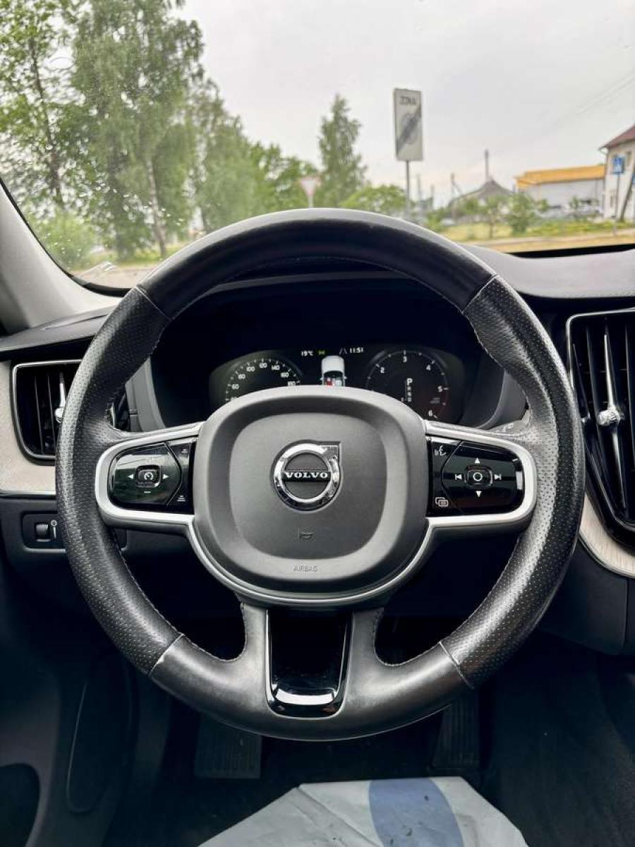 Pelēks Volvo XC60 2019 Tauragė, ar dzinēja tilpumu 1.97 L un nobraukumu 300 tūkst. km par 18500 €, foto 24 vietnē AUTOMOTO.COM.LV