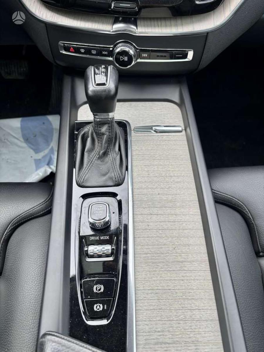 Pelēks Volvo XC60 2019 Tauragė, ar dzinēja tilpumu 1.97 L un nobraukumu 300 tūkst. km par 18500 €, foto 26 vietnē AUTOMOTO.COM.LV