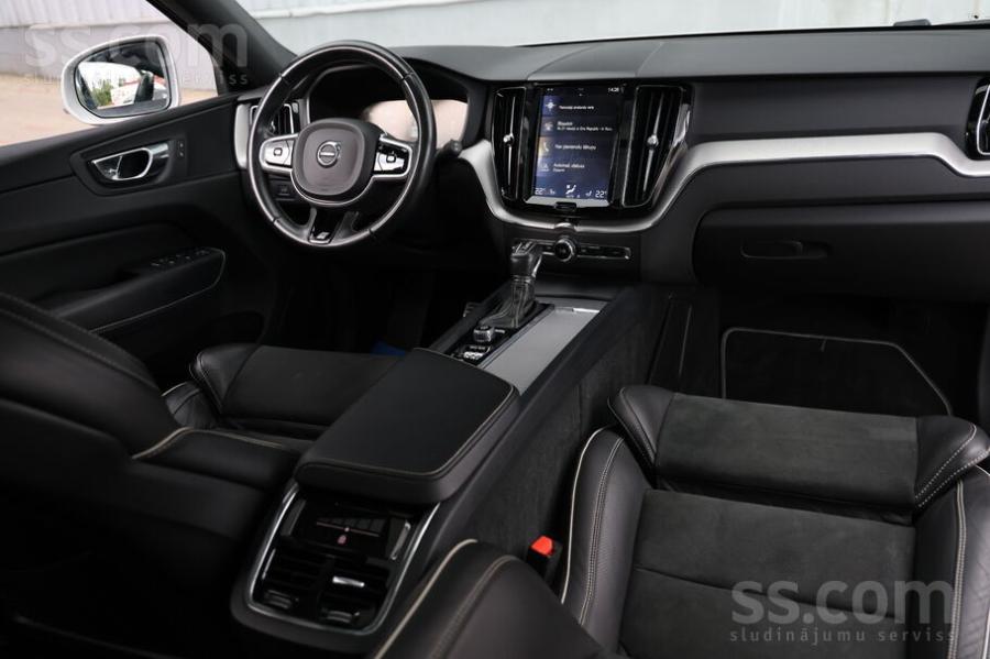 Grey Volvo XC60 2019 in Tukums, with an engine capacity of 2.00 L and mileage of 260 thousand km for 21900 €, photo 6 on AUTOMOTO.COM.LV
