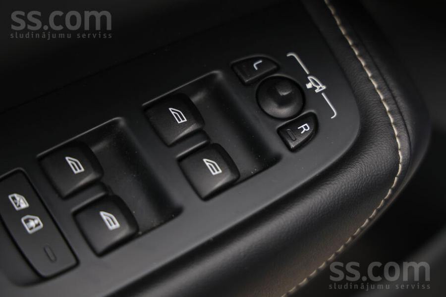Grey Volvo XC60 2019 in Tukums, with an engine capacity of 2.00 L and mileage of 260 thousand km for 21900 €, photo 8 on AUTOMOTO.COM.LV