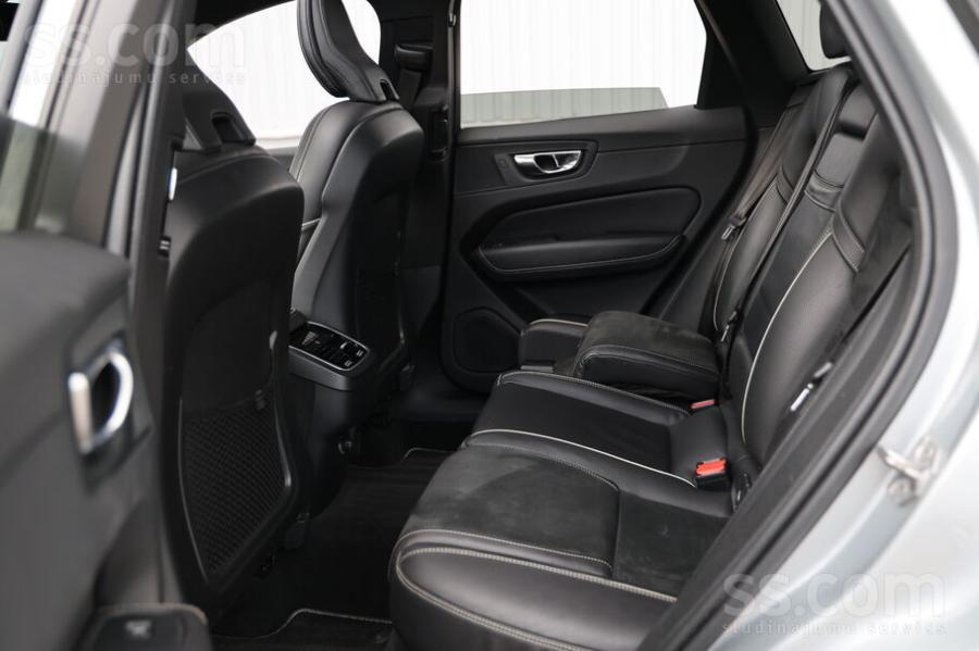 Grey Volvo XC60 2019 in Tukums, with an engine capacity of 2.00 L and mileage of 260 thousand km for 21900 €, photo 9 on AUTOMOTO.COM.LV
