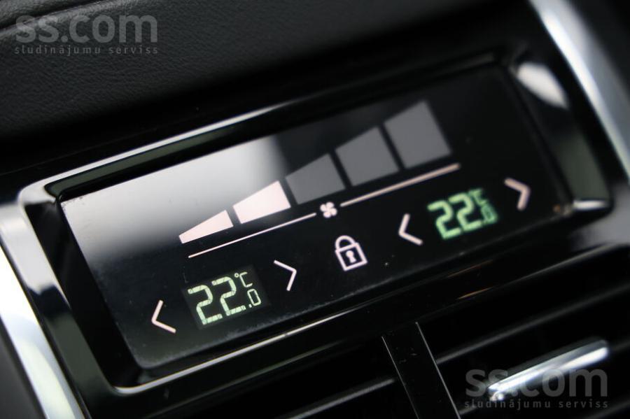 Grey Volvo XC60 2019 in Tukums, with an engine capacity of 2.00 L and mileage of 260 thousand km for 21900 €, photo 10 on AUTOMOTO.COM.LV