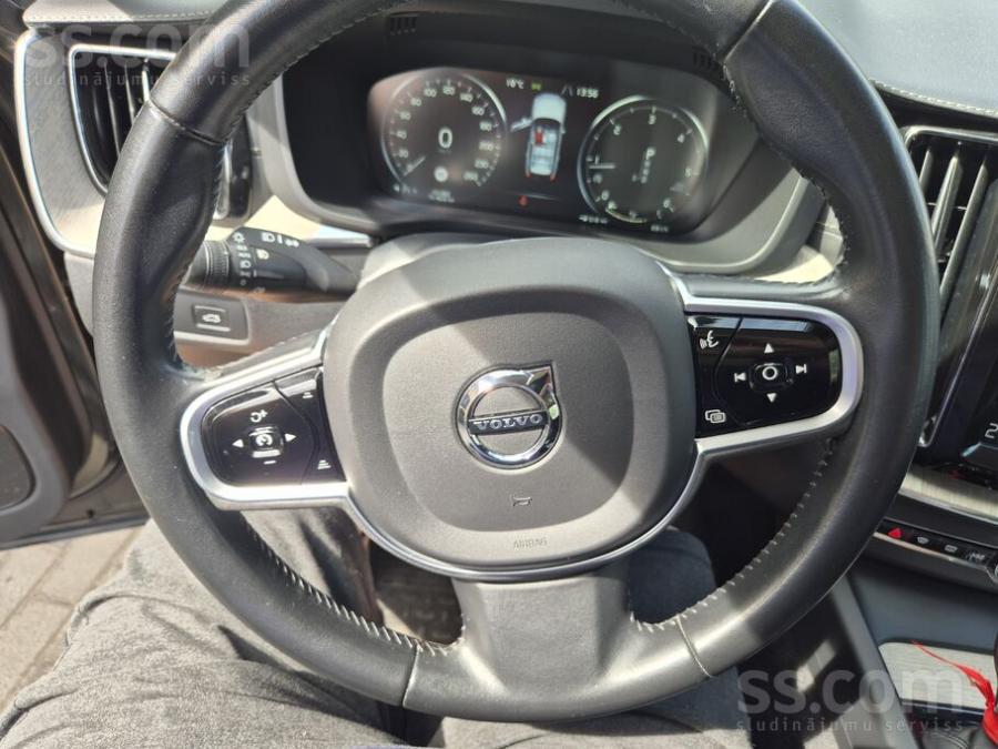 Pelēks Volvo XC60 2019 Rīga, ar dzinēja tilpumu 2.00 L un nobraukumu 101 tūkst. km par 23000 €, foto 10 vietnē AUTOMOTO.COM.LV