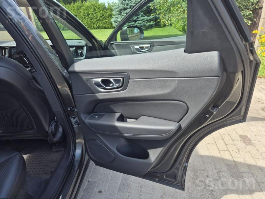 Pelēks Volvo XC60 2019 Rīga, ar dzinēja tilpumu 2.00 L un nobraukumu 101 tūkst. km par 23000 €, foto 20 vietnē AUTOMOTO.COM.LV