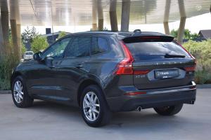 Grey Volvo XC60 2019 in Vilnius, with an engine capacity of 1.97 L and mileage of 252 thousand km for 18800 €, photo 10 on AUTOMOTO.COM.LV