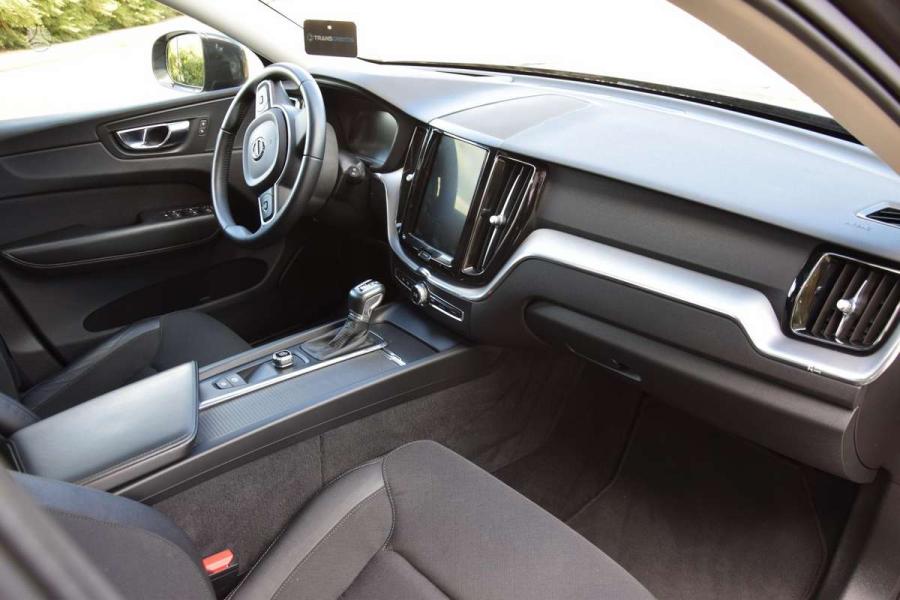 Grey Volvo XC60 2019 in Vilnius, with an engine capacity of 1.97 L and mileage of 252 thousand km for 18800 €, photo 19 on AUTOMOTO.COM.LV