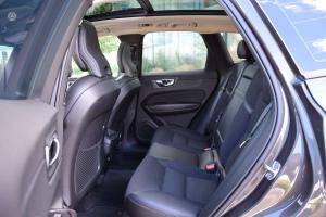 Grey Volvo XC60 2019 in Vilnius, with an engine capacity of 1.97 L and mileage of 252 thousand km for 18800 €, photo 24 on AUTOMOTO.COM.LV