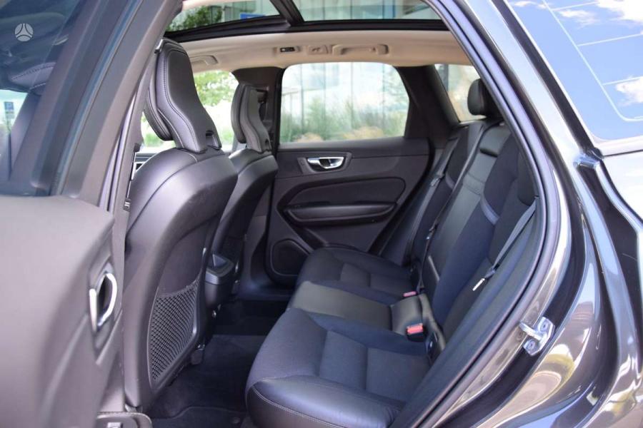 Grey Volvo XC60 2019 in Vilnius, with an engine capacity of 1.97 L and mileage of 252 thousand km for 18800 €, photo 24 on AUTOMOTO.COM.LV