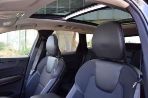 Grey Volvo XC60 2019 in Vilnius, with an engine capacity of 1.97 L and mileage of 252 thousand km for 18800 €, photo 21 on AUTOMOTO.COM.LV