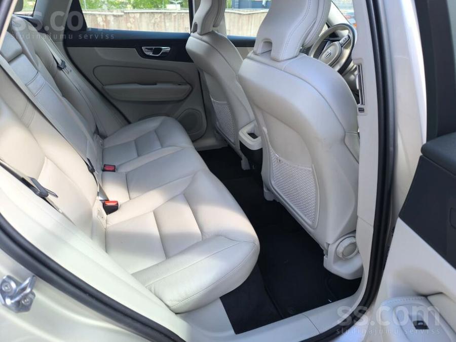 Pelēks Volvo XC60 2019 Rīga, ar dzinēja tilpumu 2.00 L un nobraukumu 115 tūkst. km par 23500 €, foto 13 vietnē AUTOMOTO.COM.LV