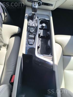 Pelēks Volvo XC60 2019 Rīga, ar dzinēja tilpumu 2.00 L un nobraukumu 115 tūkst. km par 23500 €, foto 22 vietnē AUTOMOTO.COM.LV