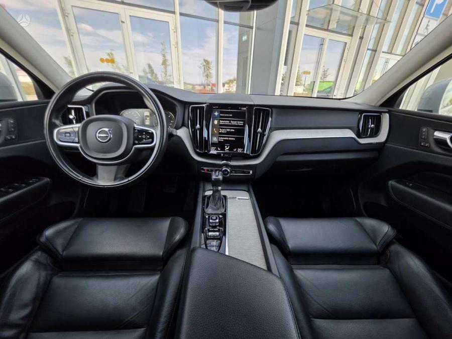 Grey Volvo XC60 2019 in Vilnius, with an engine capacity of 1.97 L and mileage of 283 thousand km for 20900 €, photo 11 on AUTOMOTO.COM.LV