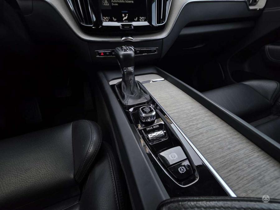 Grey Volvo XC60 2019 in Vilnius, with an engine capacity of 1.97 L and mileage of 283 thousand km for 20900 €, photo 15 on AUTOMOTO.COM.LV