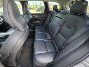 Grey Volvo XC60 2019 in Vilnius, with an engine capacity of 1.97 L and mileage of 283 thousand km for 20900 €, photo 32 on AUTOMOTO.COM.LV