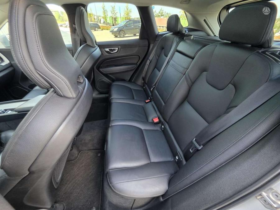 Grey Volvo XC60 2019 in Vilnius, with an engine capacity of 1.97 L and mileage of 283 thousand km for 20900 €, photo 32 on AUTOMOTO.COM.LV