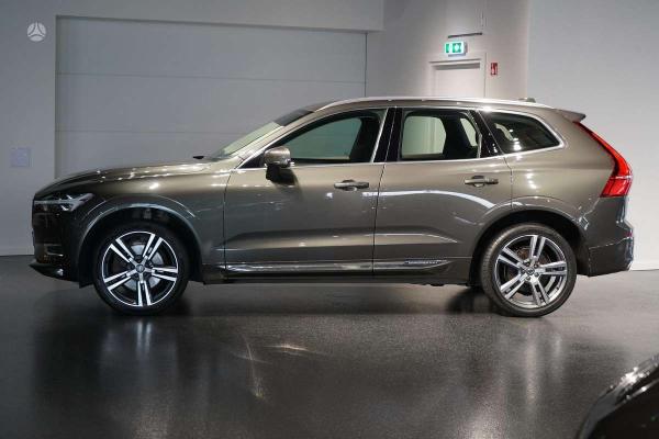 Grey Volvo XC60 2019 in Vilnius, with an engine capacity of 1.97 L and mileage of 301 thousand km for 19500 €, photo 3 on AUTOMOTO.COM.LV