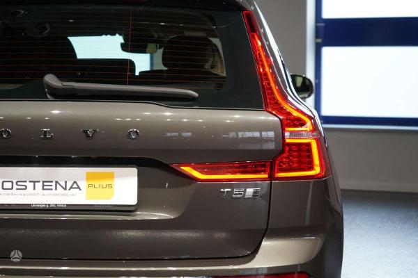 Grey Volvo XC60 2019 in Vilnius, with an engine capacity of 1.97 L and mileage of 301 thousand km for 19500 €, photo 7 on AUTOMOTO.COM.LV