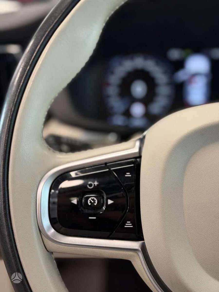 Pelēks Volvo XC60 2019 Klaipėda, ar dzinēja tilpumu 1.97 L un nobraukumu 69 tūkst. km par 22950 €, foto 25 vietnē AUTOMOTO.COM.LV