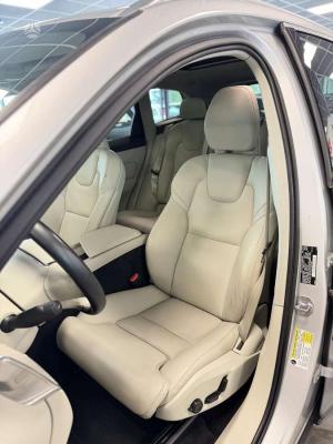 Pelēks Volvo XC60 2019 Klaipėda, ar dzinēja tilpumu 1.97 L un nobraukumu 69 tūkst. km par 22950 €, foto 28 vietnē AUTOMOTO.COM.LV